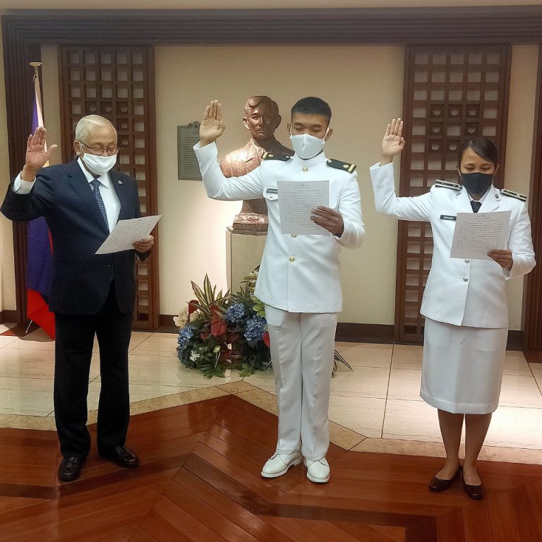 Two Filipino Graduates From The National Defense Academy of Japan Take ...